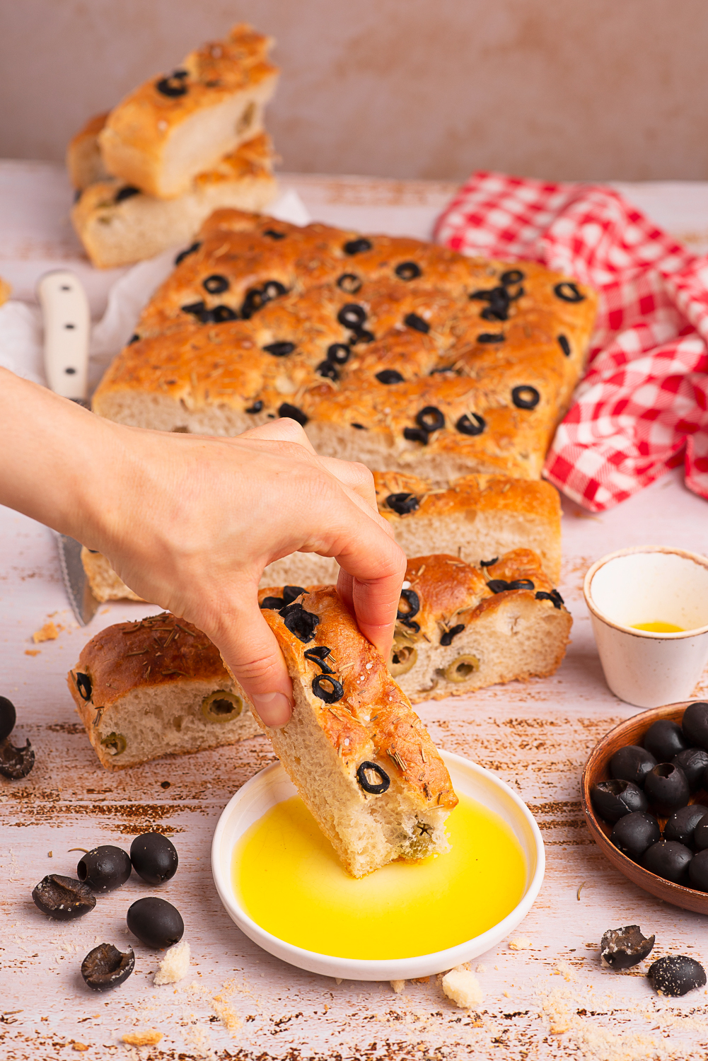 Czym błysnąć na grillu, czyli prosty przepis na wyjątkową focaccię - Putka